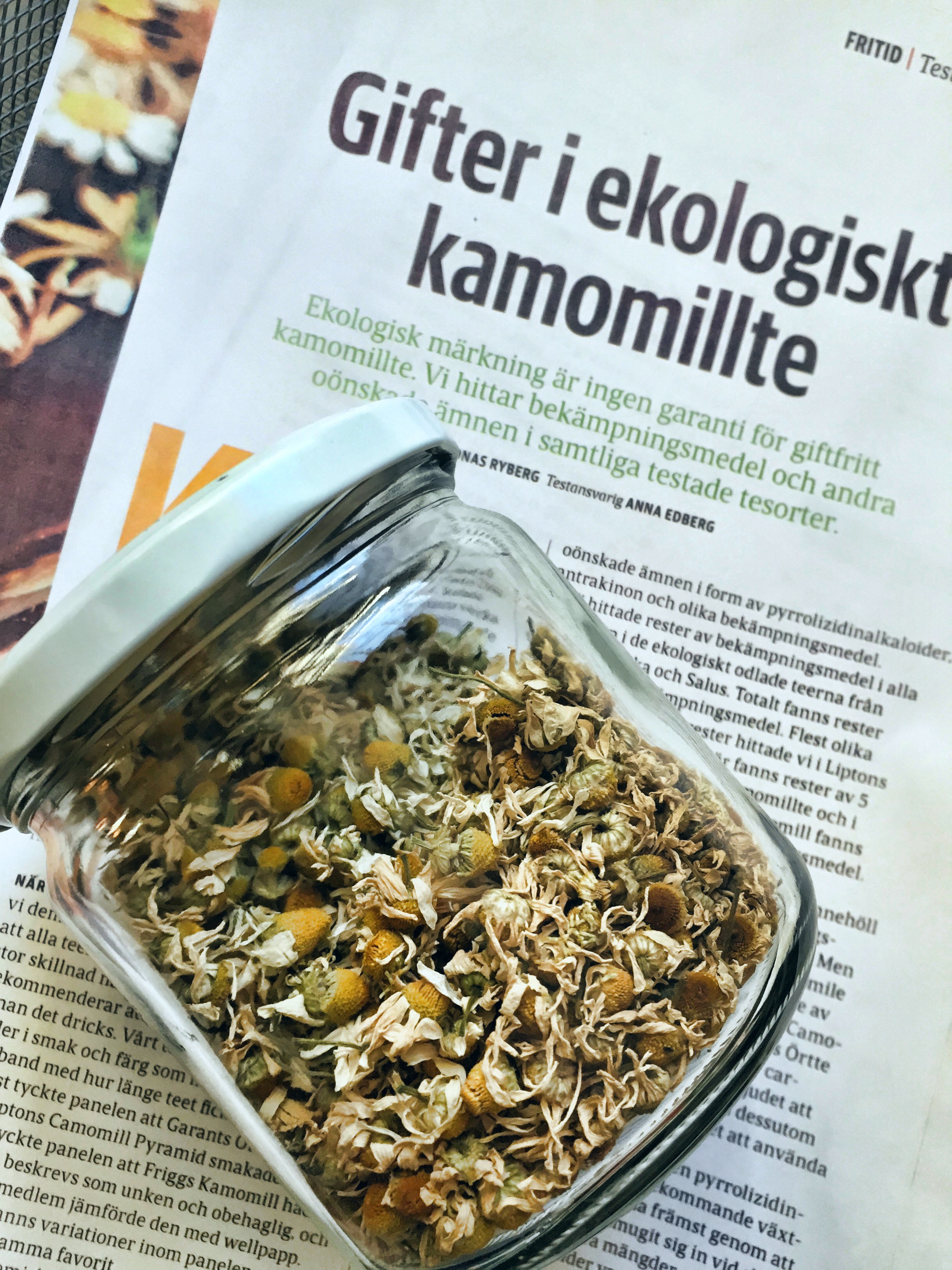 NU ÄR JAG GLAD FÖR MIN EGEN KAMOMILL – Ulla Hasselmark